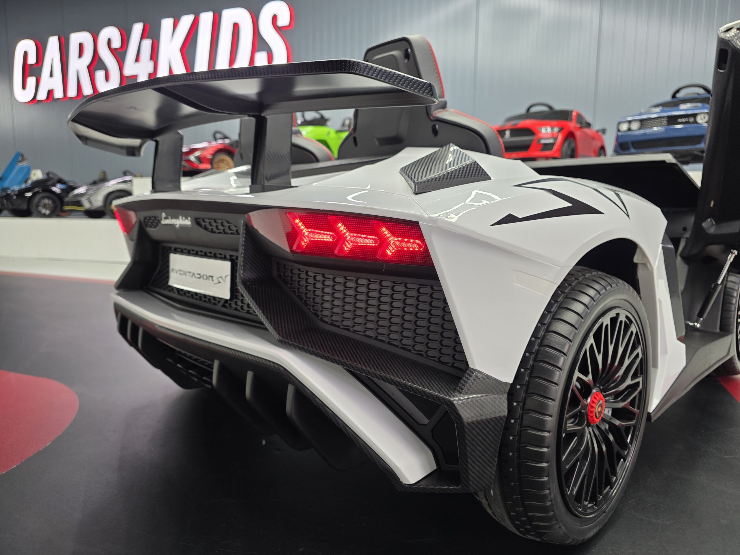 Voiture enfant XXL Lamborghini Aventador SV 24 volt - Cars4Kids