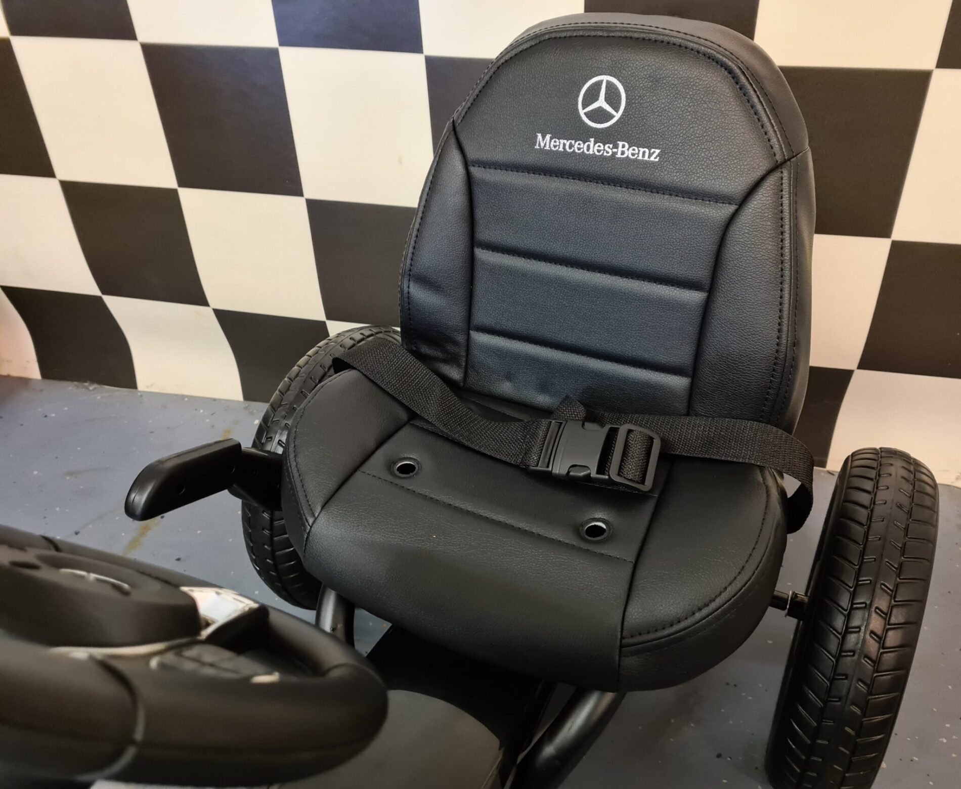 Mercedes Benz Skelter rosso - Go-kart a pedali Cars4Kids